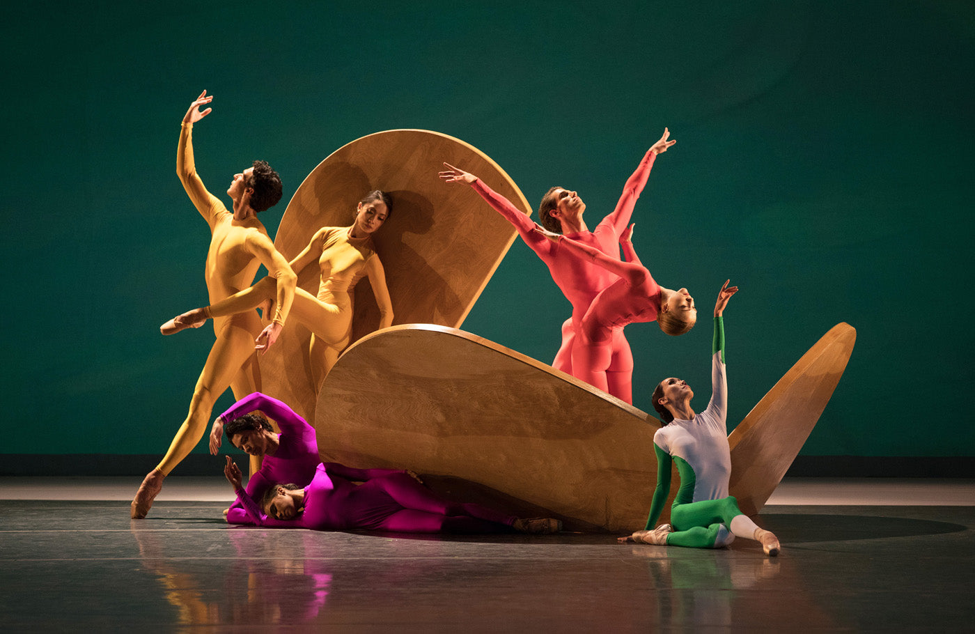 Colorful Dances – Fjord Review